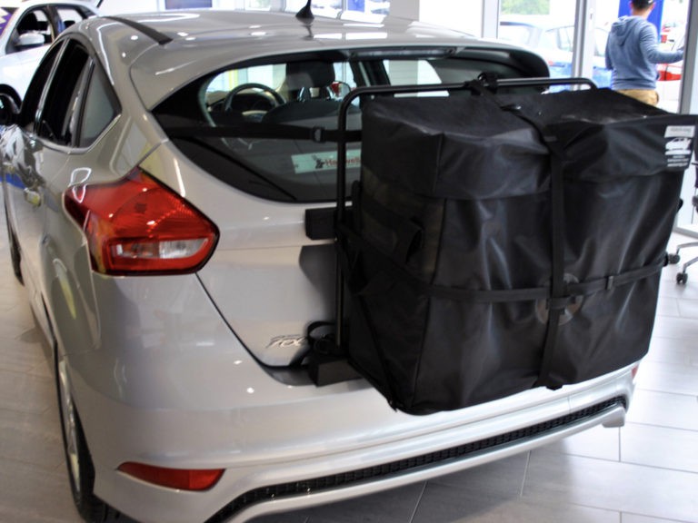 Ford Focus Roof Box. No Clamps No Bars No Brackets : No Fuss